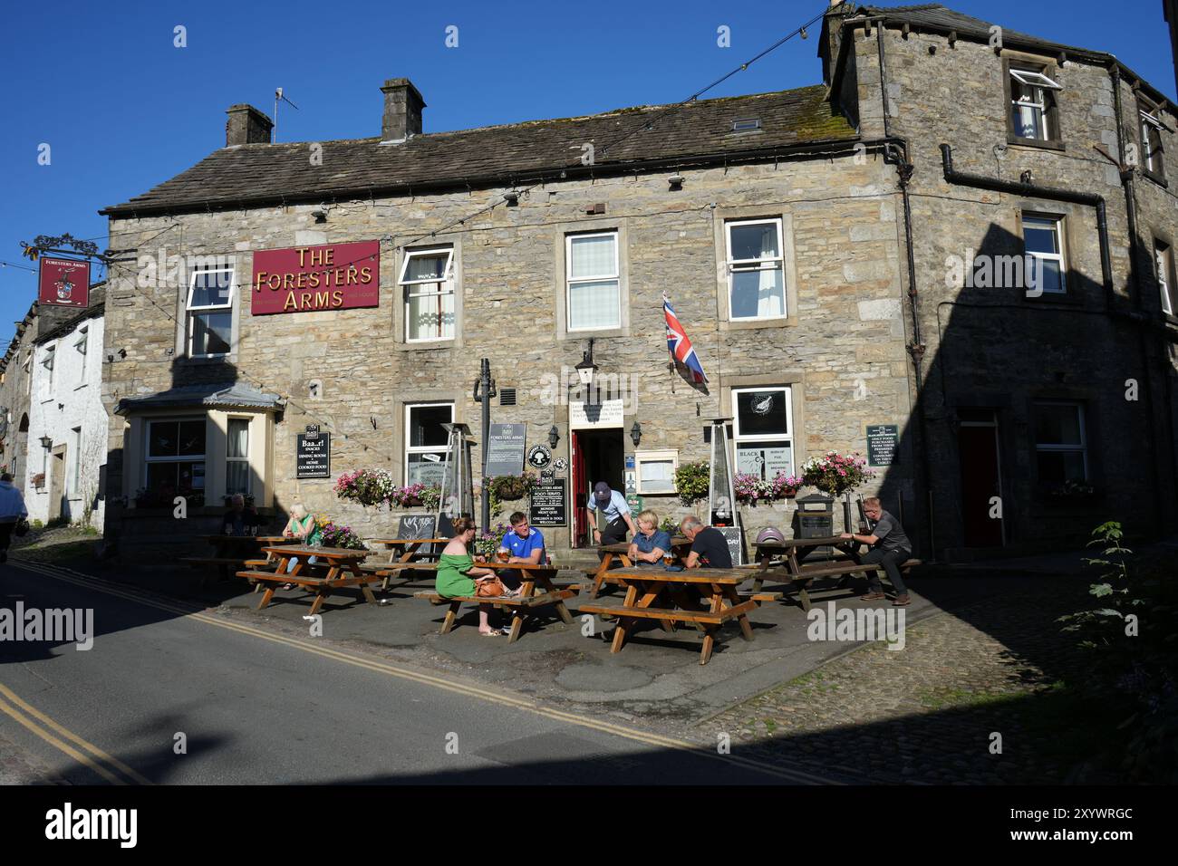 The Foresters Arms, a traditional stone built Yorkshire Pub Stock Photo ...