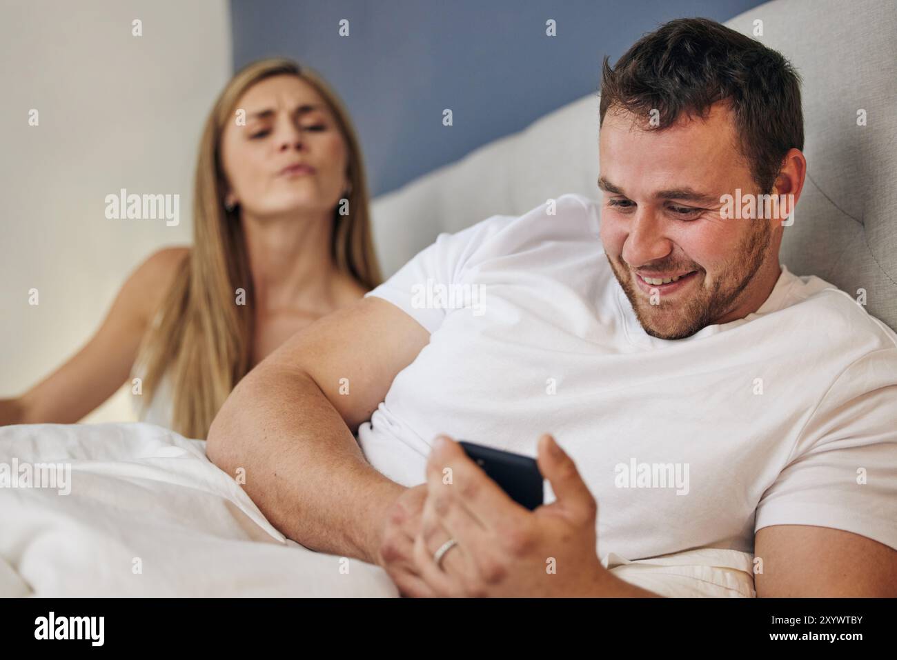 Man web cheat hi-res stock photography and images - Alamy