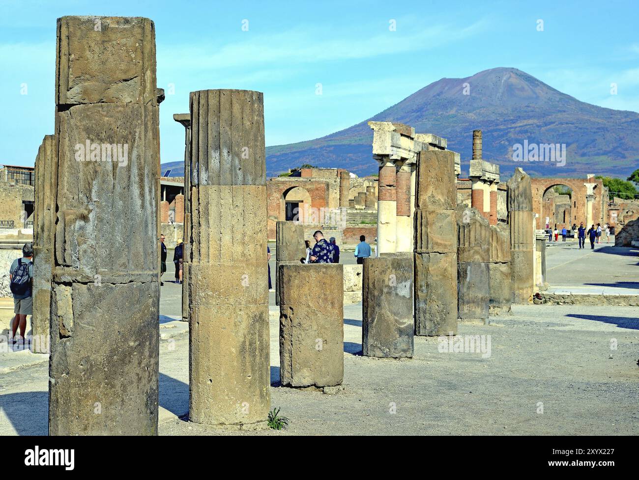 Forum with columns from Pompeii and Vesuvius Stock Photo - Alamy