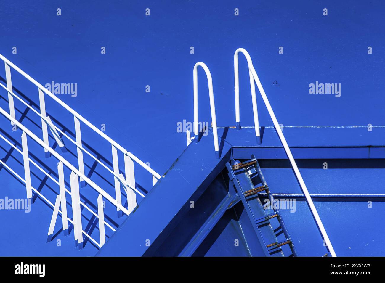 White ladder hi-res stock photography and images - Alamy