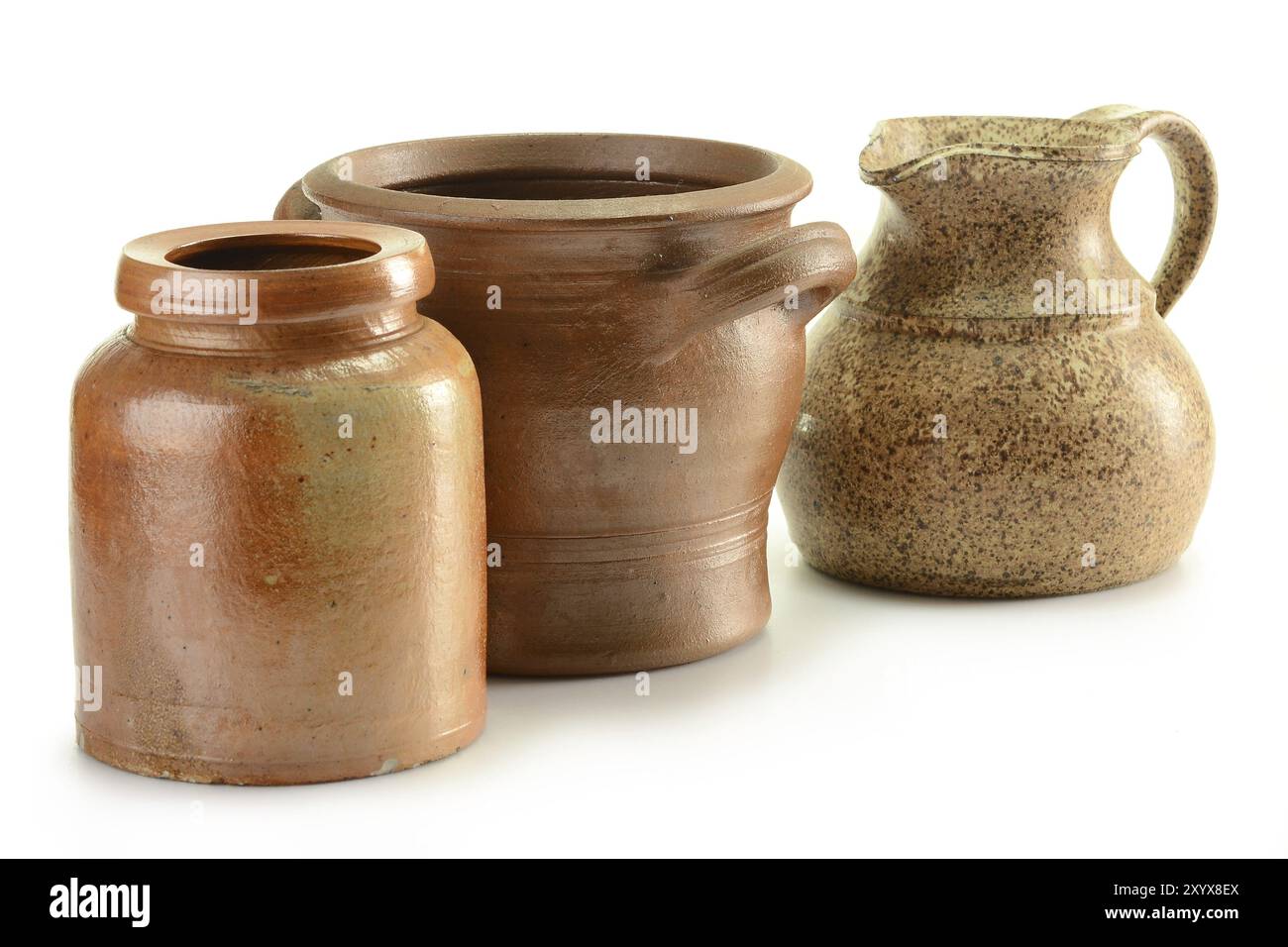 Old pottery. Kitchen dishes Stock Photo - Alamy
