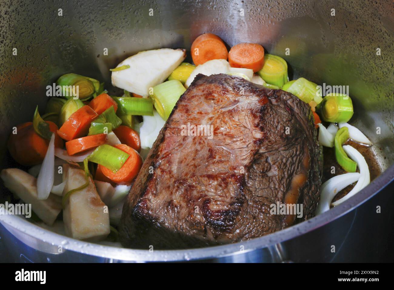Swabian cuisine, preparation cider roast, roast ox in cooking pot ...