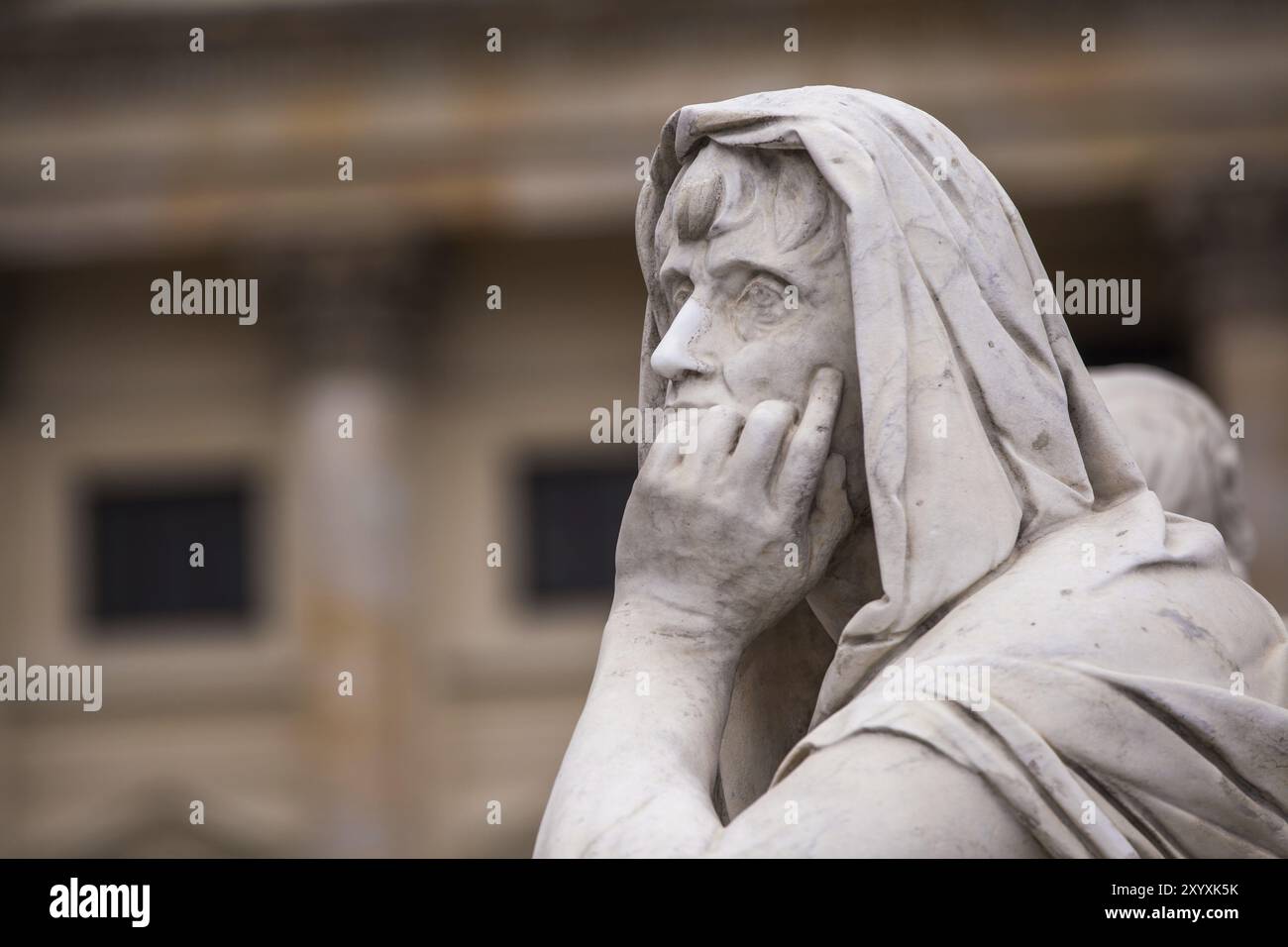 The thinker statue hi-res stock photography and images - Alamy