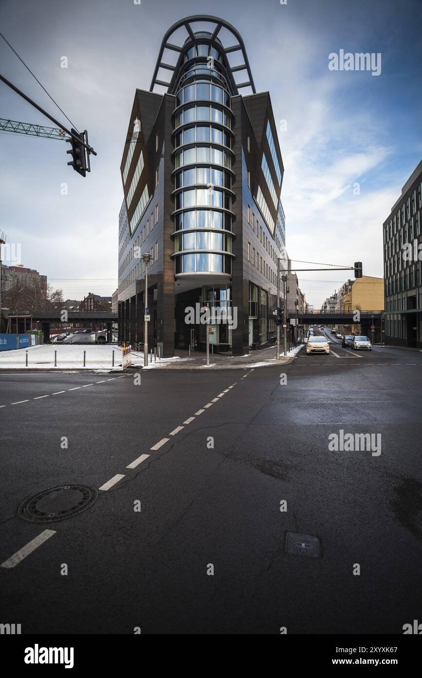 Flat iron style building hi-res stock photography and images - Alamy