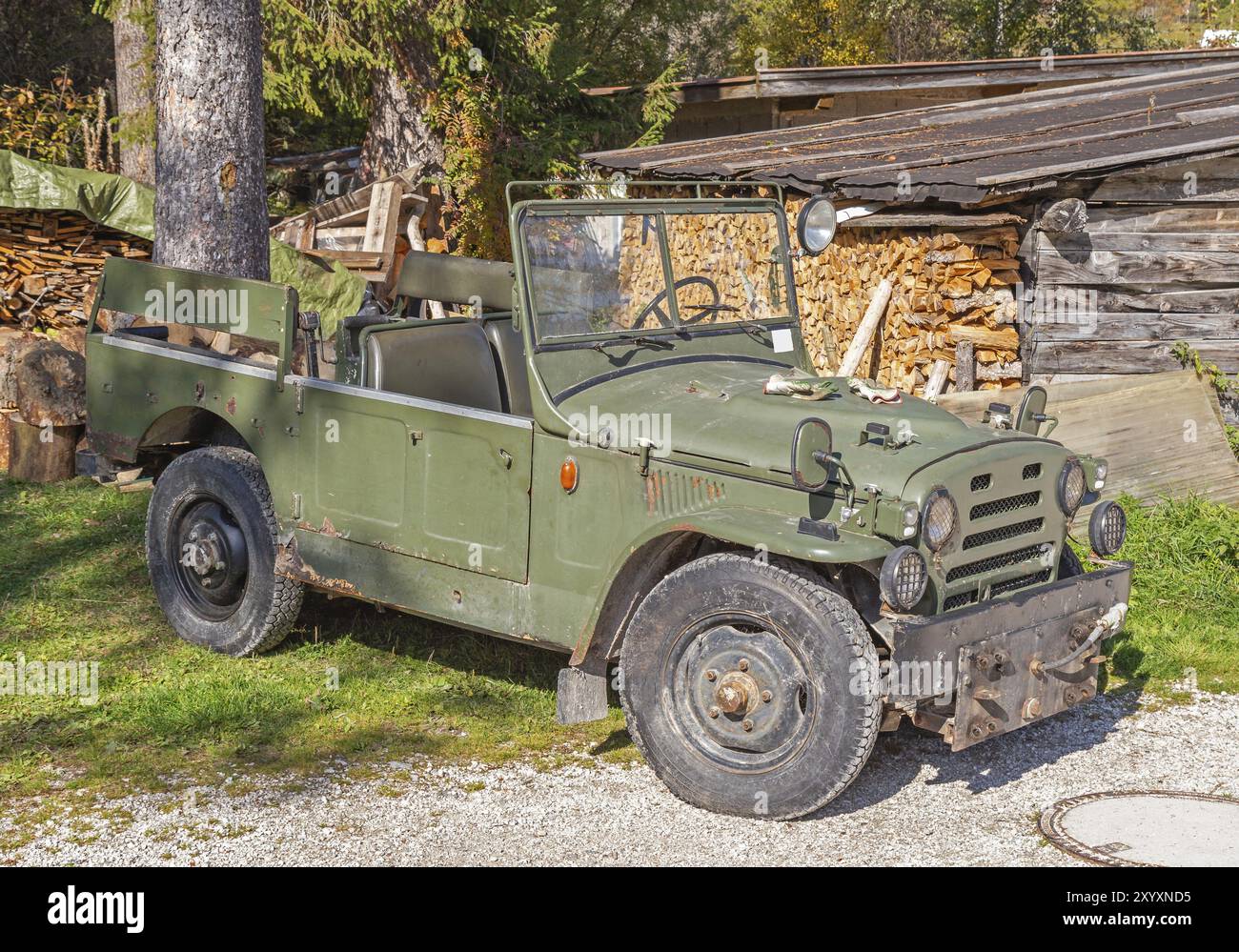 Old military off-road vehicle Stock Photo - Alamy