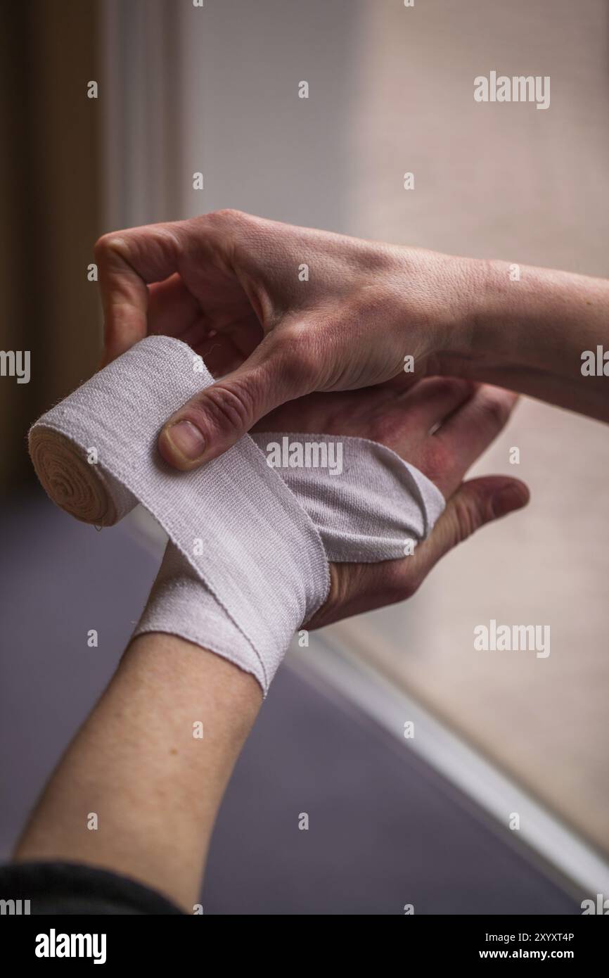 Wounded hands hi-res stock photography and images - Alamy