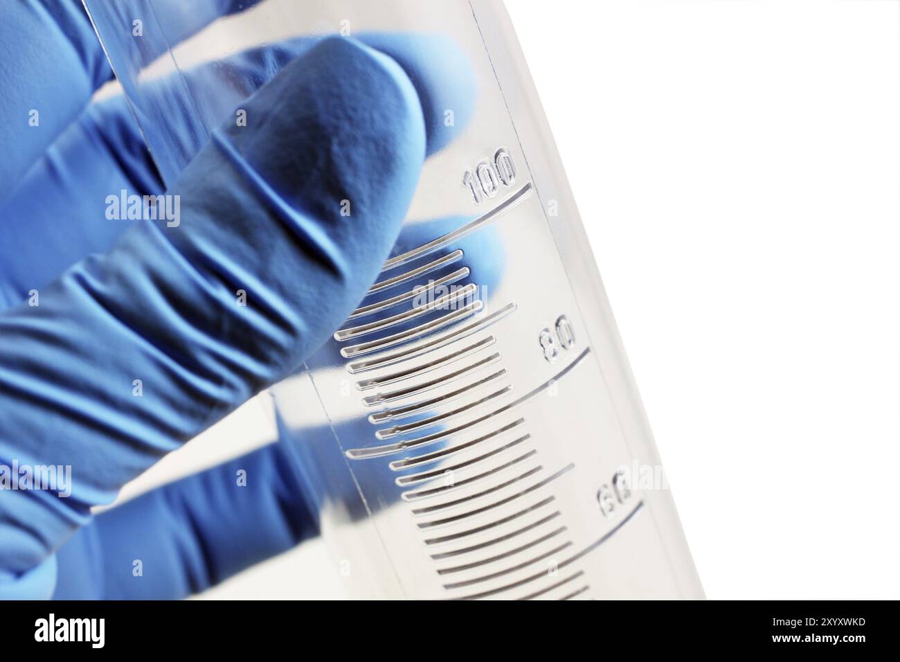 Graduated cylinder hi-res stock photography and images - Alamy