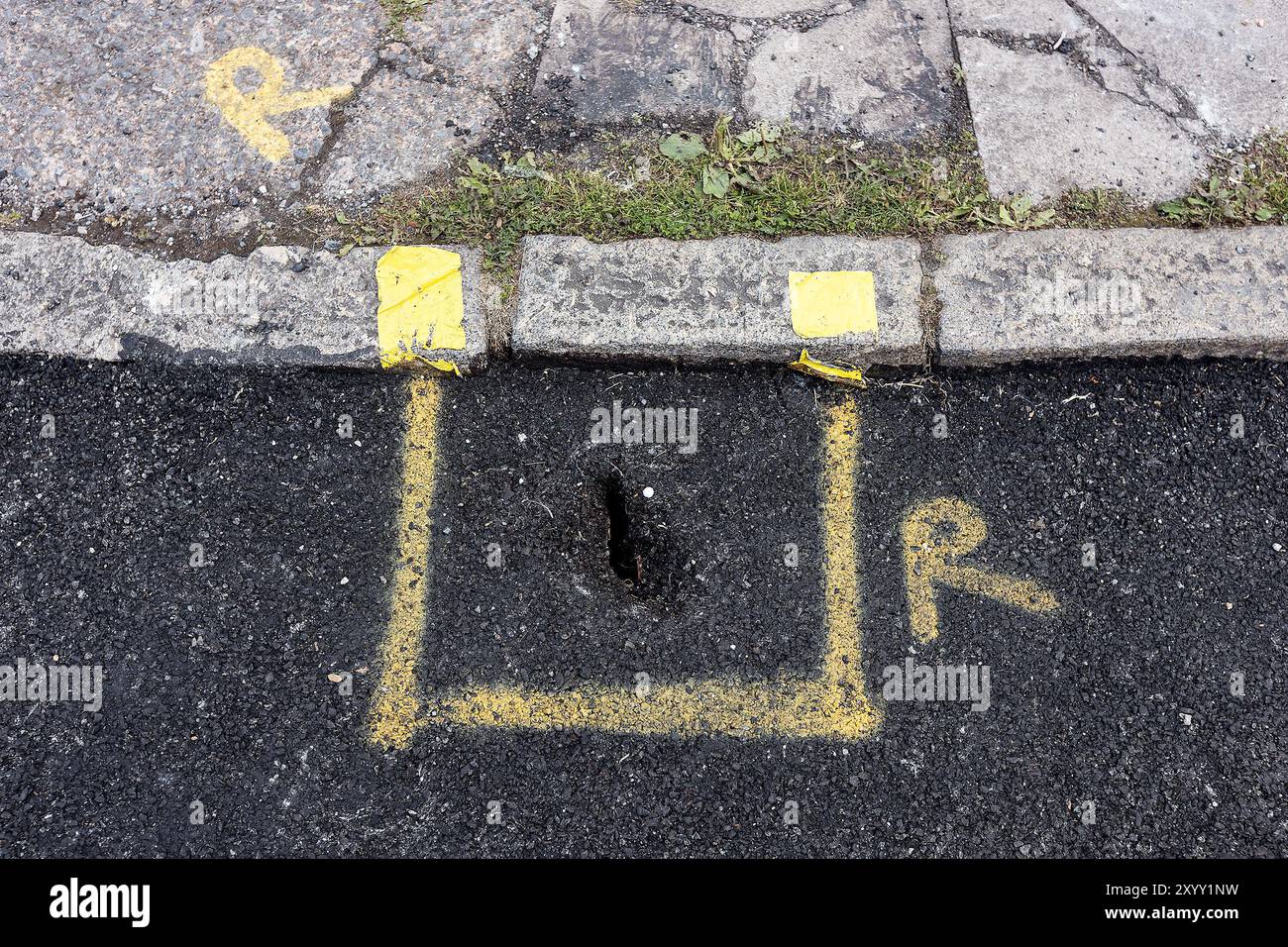 Manhole hazard hi-res stock photography and images - Alamy