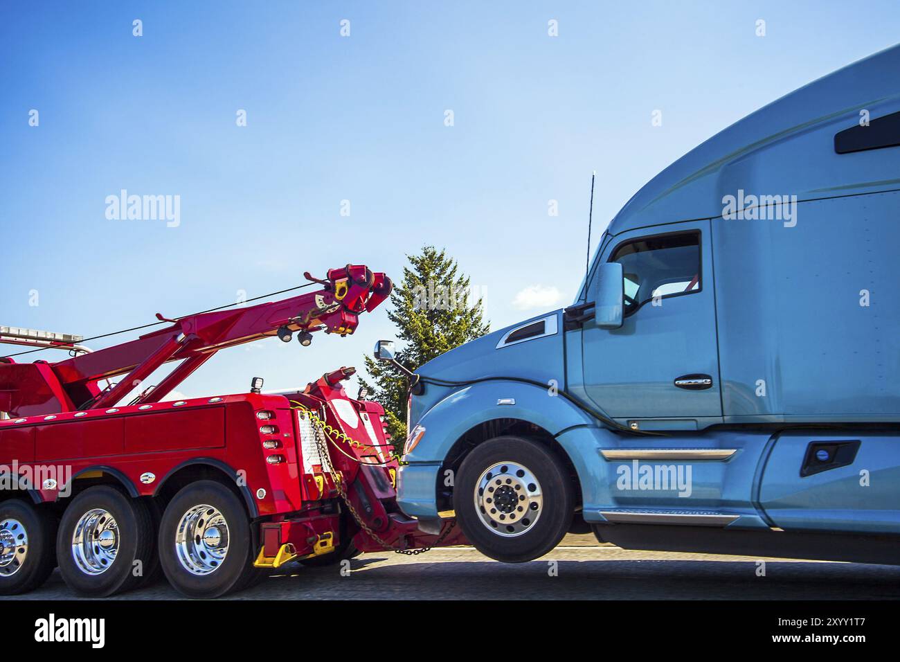Truck breakdown and towing in Seattle Washington USA Stock Photo - Alamy
