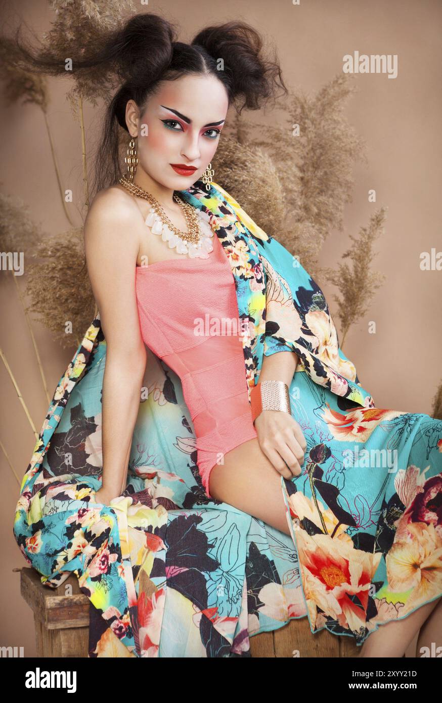 Woman japanese traditional masks hi-res stock photography and images ...