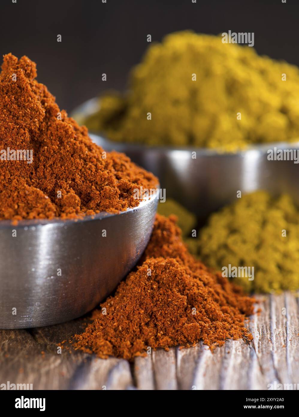 Bowls of curry powder hi-res stock photography and images - Alamy