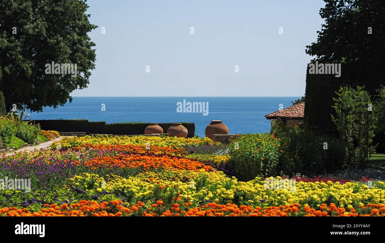 Beautiful nature view flowering hi-res stock photography and images - Alamy