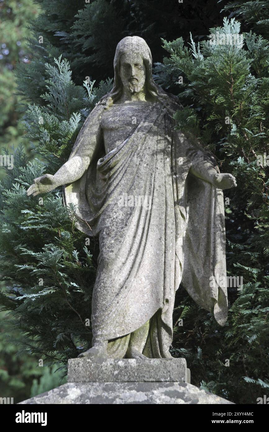 Jesus Christ statue cemetery Bad Pyrmont Stock Photo - Alamy