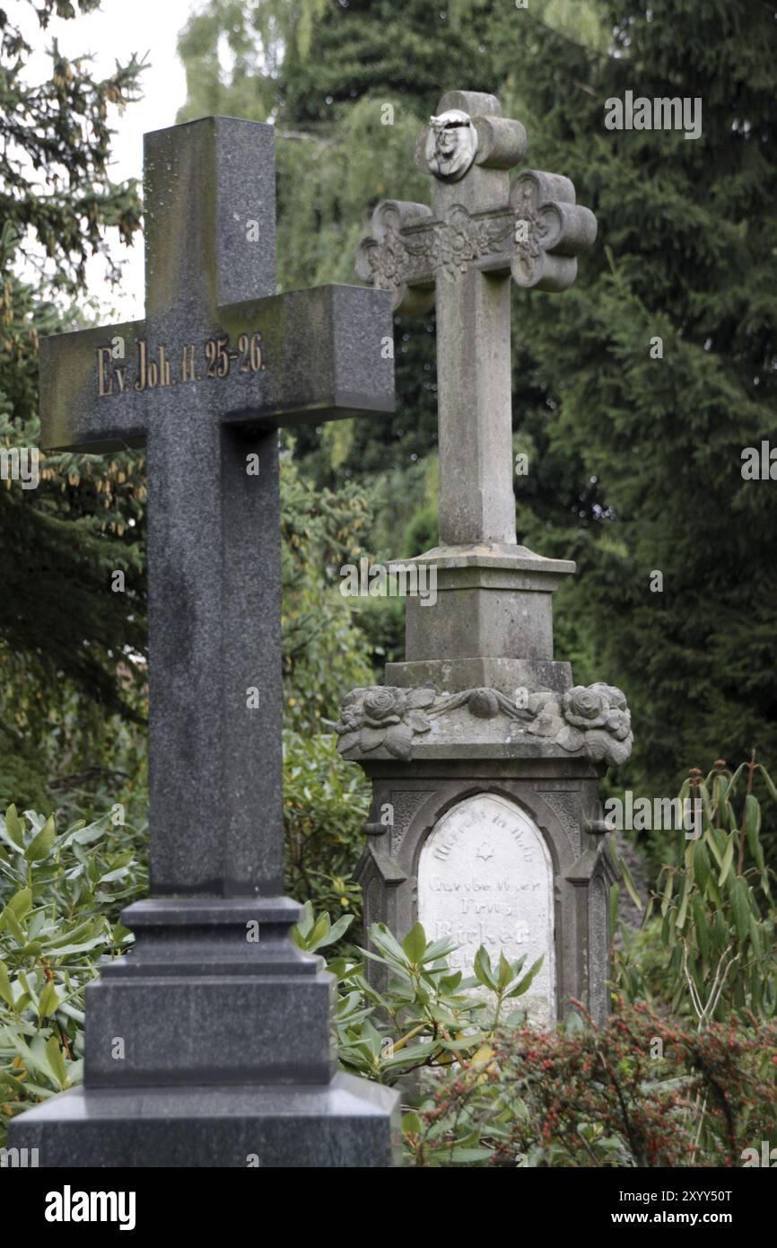 Empty tomb jesus crosses hi-res stock photography and images - Alamy
