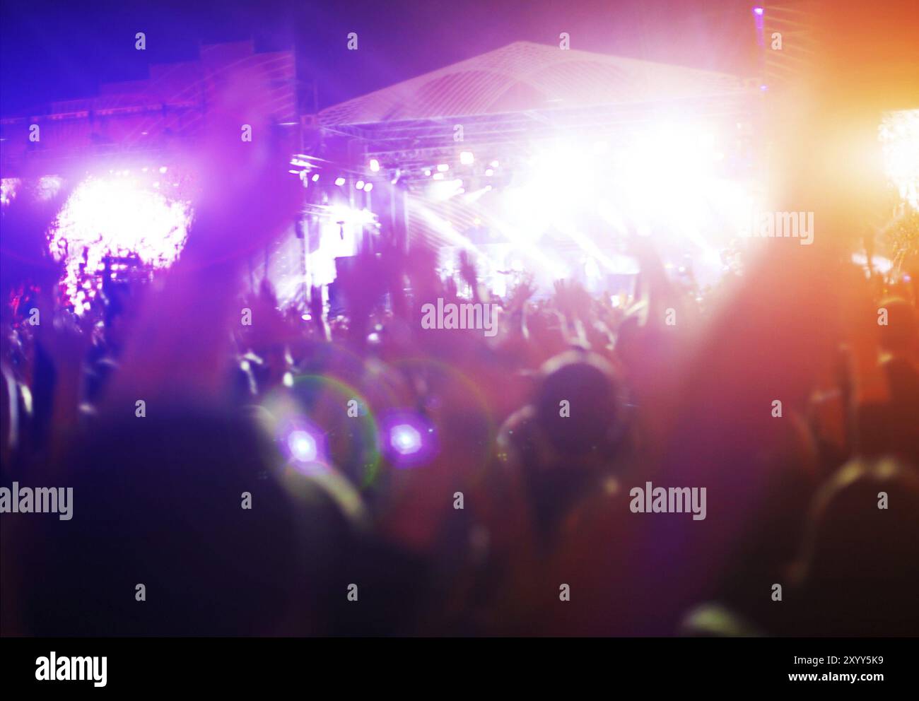 Concert front view stage crowded hi-res stock photography and images ...