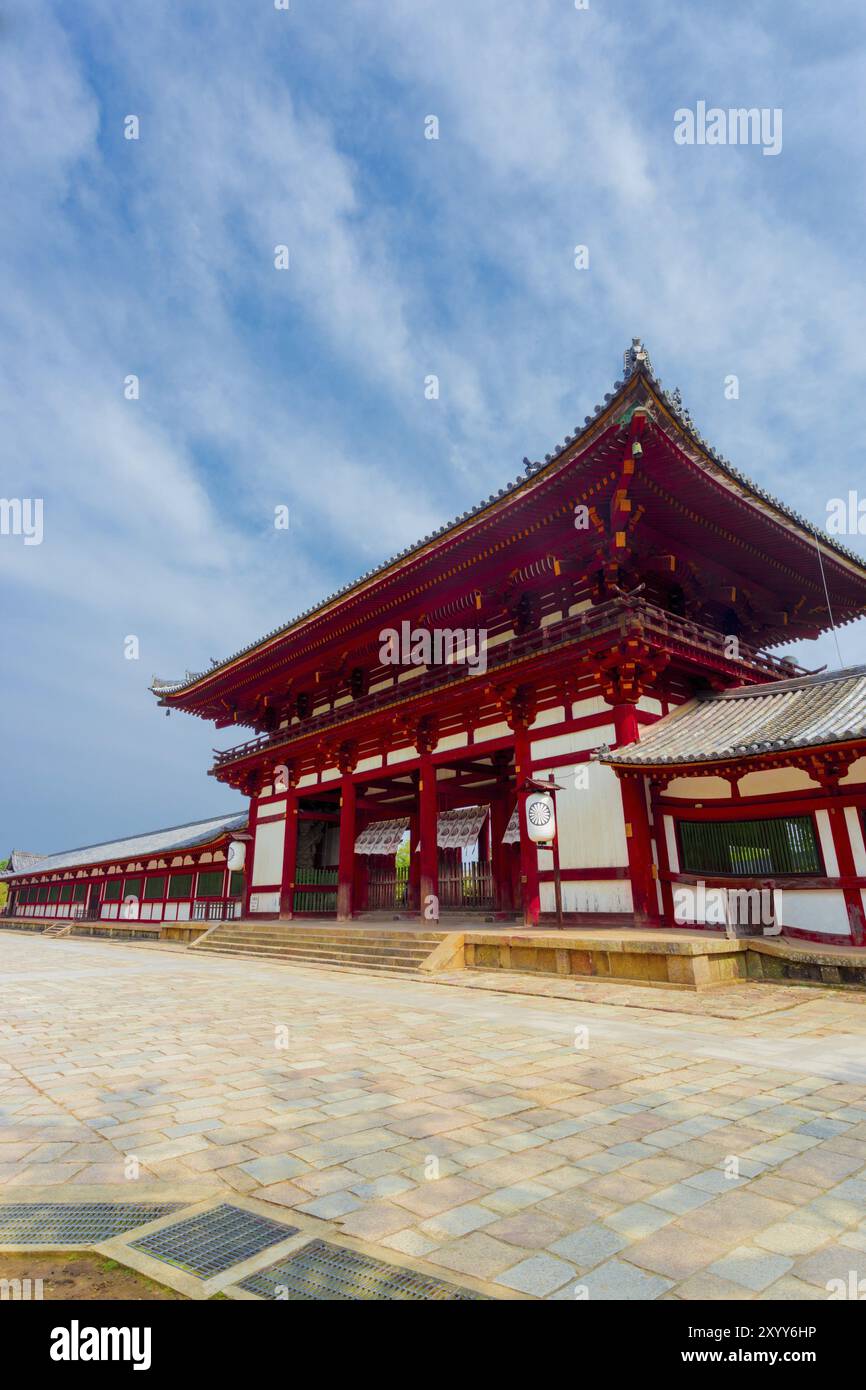 Angled front red gate ro-mon entrance to historic Todai-ji, Todaiji ...