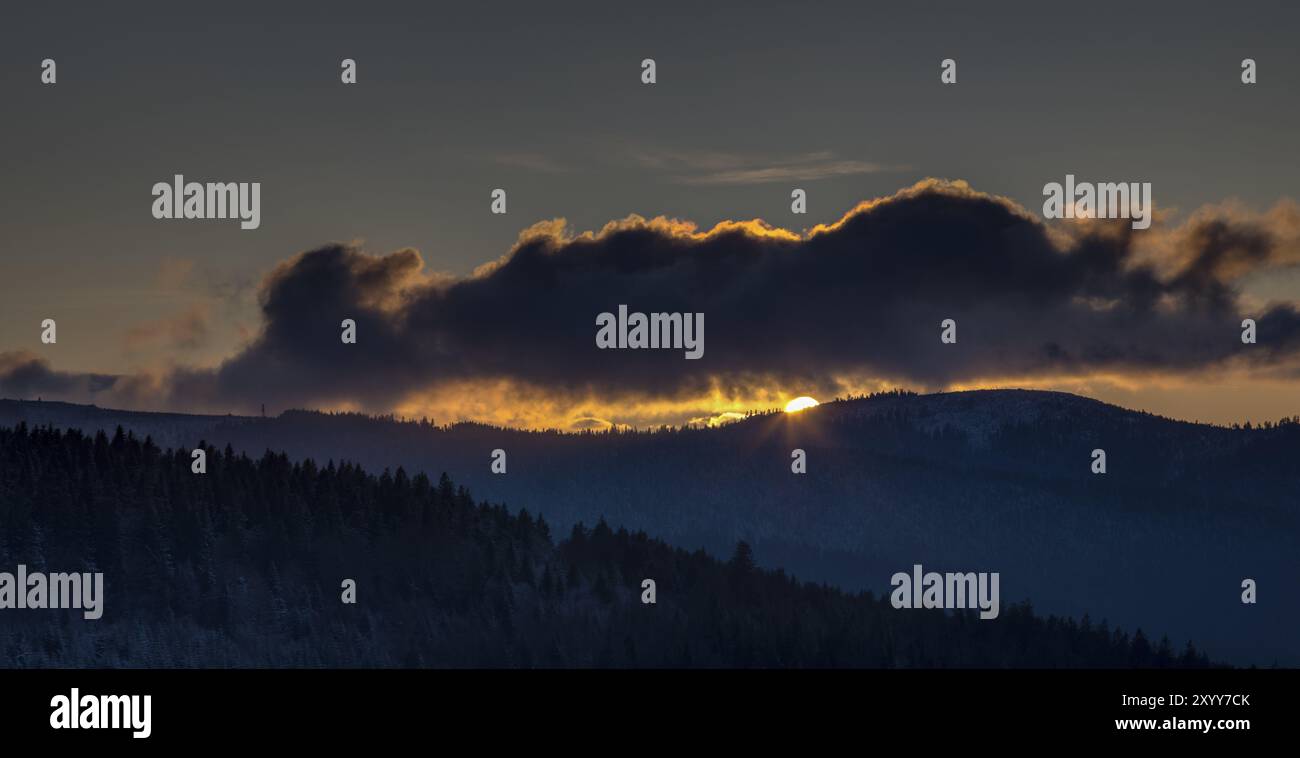 Last suns rays light hi-res stock photography and images - Alamy