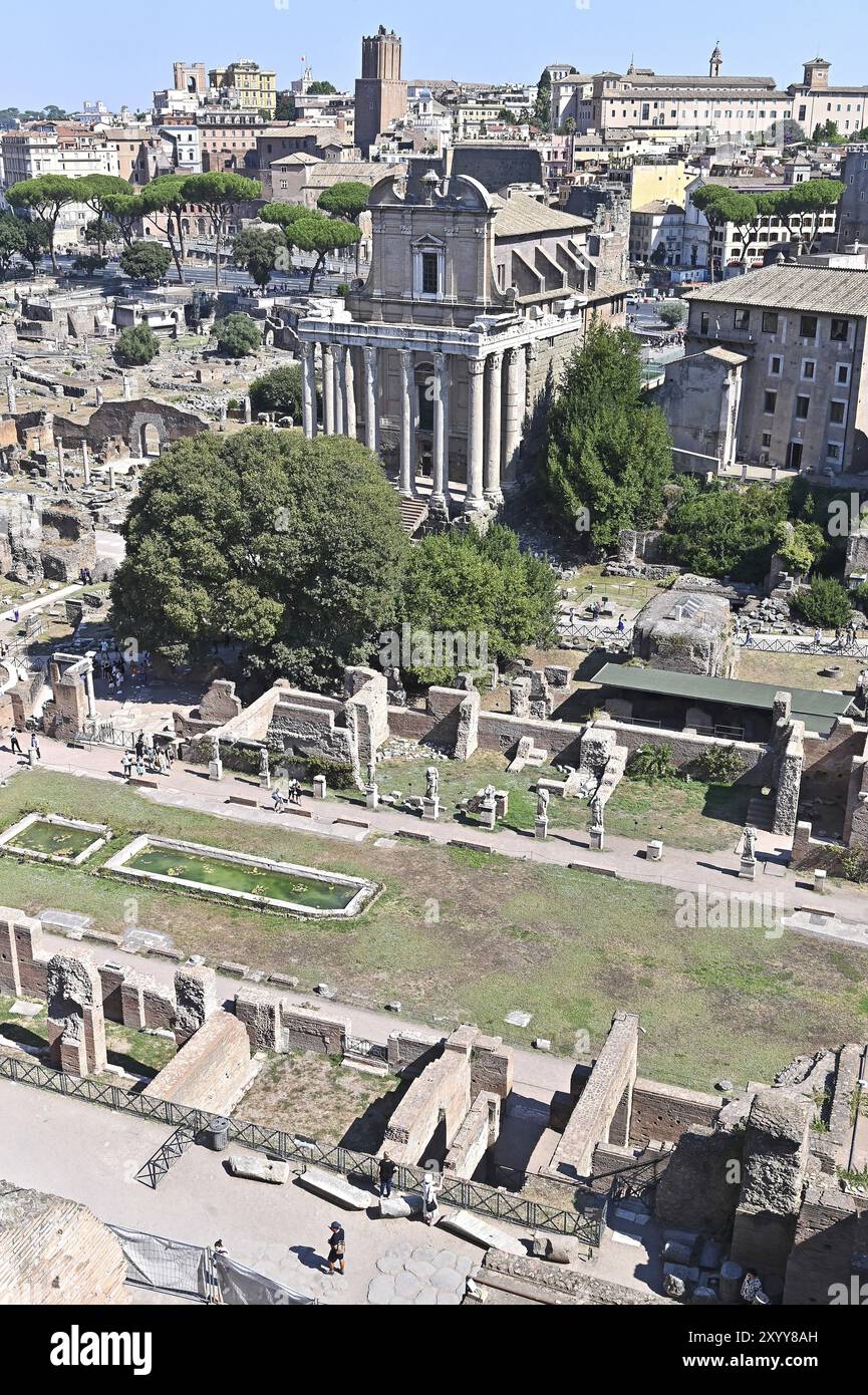 Roman atriums hi-res stock photography and images - Alamy