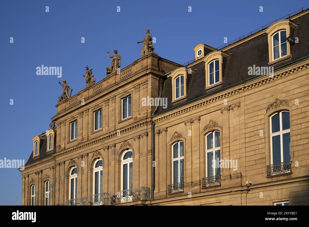 Roof figures, music, sculpture, architecture, painting, side wing, city ...