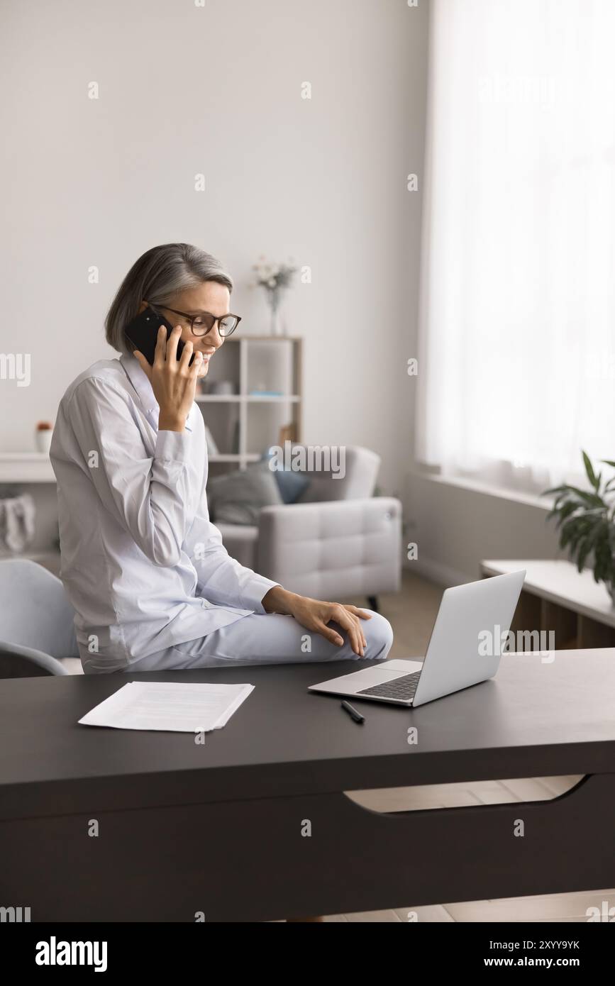 Woman lead online talk hi-res stock photography and images - Alamy