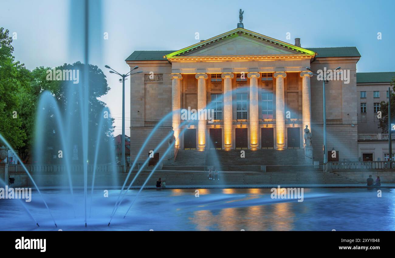 Neoclassical opera house hi-res stock photography and images - Alamy