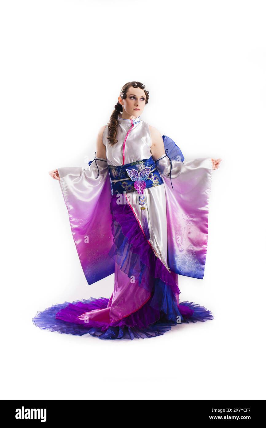 Young girl in geisha dress Stock Photo - Alamy