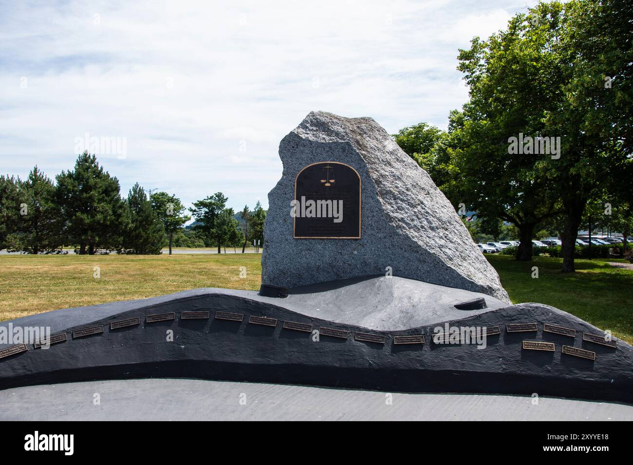 Police and peace officers memorial at the Provincial Confederation ...