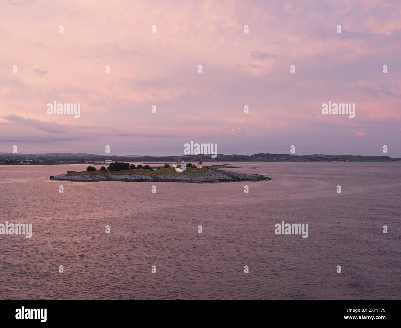 Norwegian archipelago coast with lighthouse on a small island Stock ...