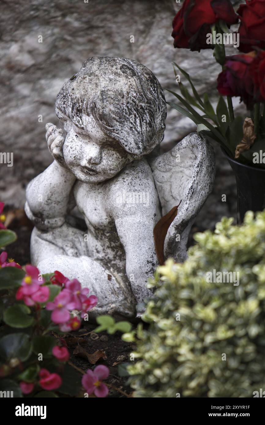 Angel mourns hi-res stock photography and images - Alamy