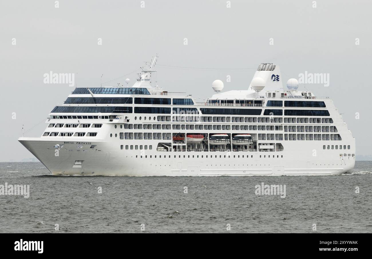 No cruising sign hi-res stock photography and images - Alamy