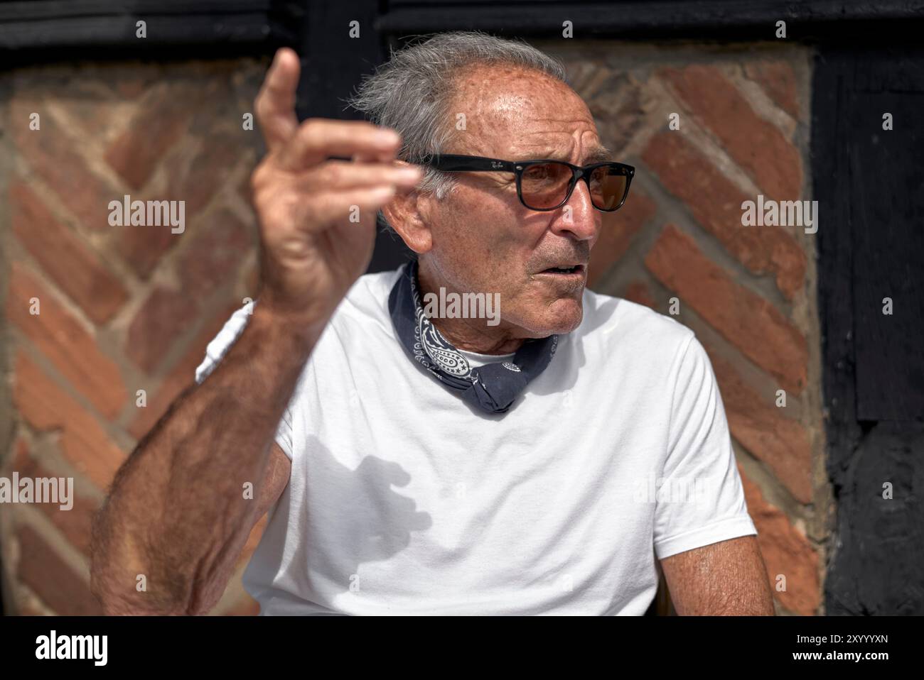 Italian hand gesture hi-res stock photography and images - Alamy