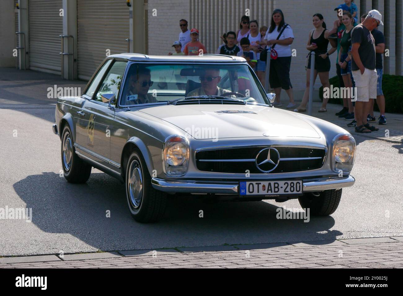 Mercedes-Benz 230 SL W116 Stock Photo - Alamy
