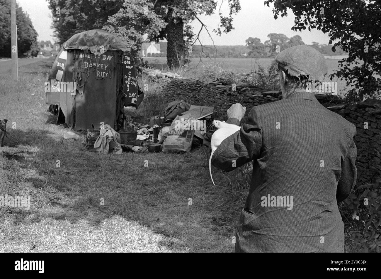 Fred Abel - The Donkey Man - camped at the roadside, seen here with two ...