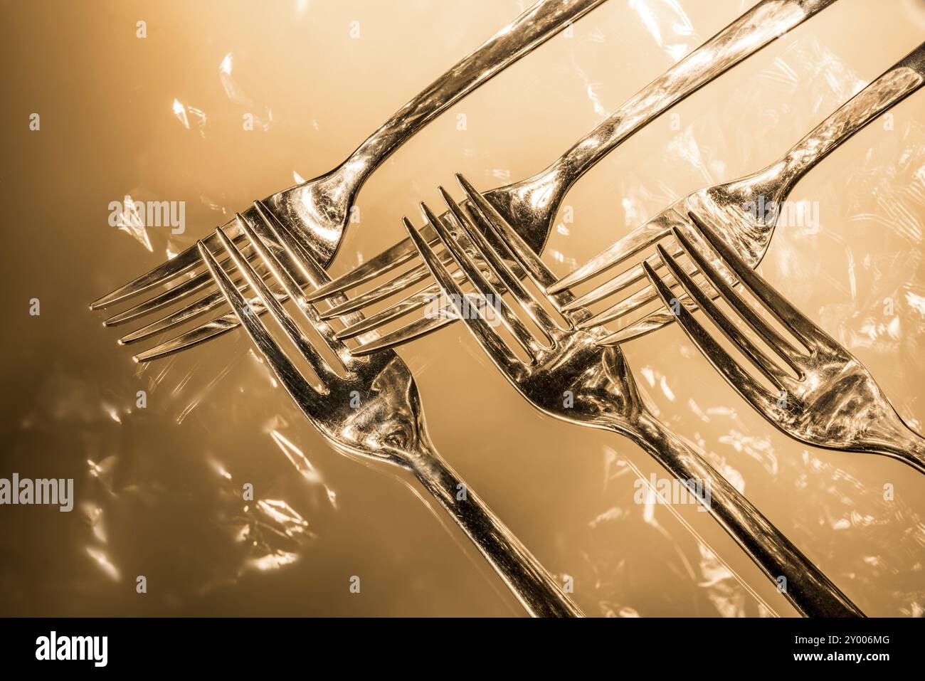 Mirroring spoon hi-res stock photography and images - Alamy