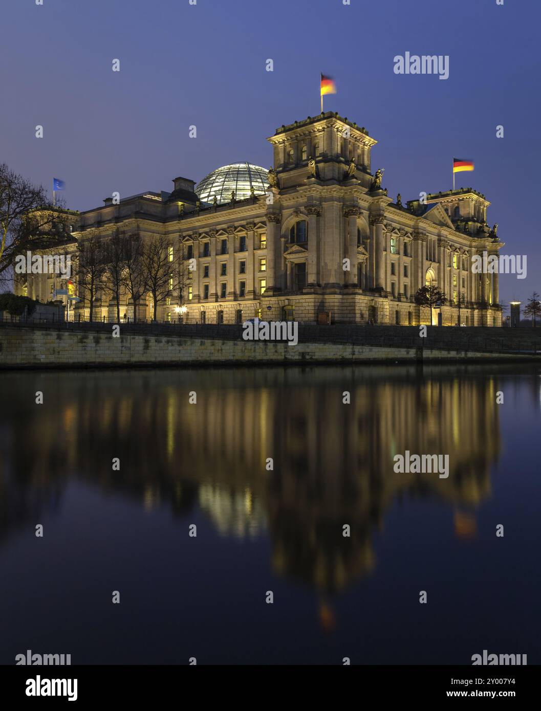 Bundestag dom at night hi-res stock photography and images - Alamy