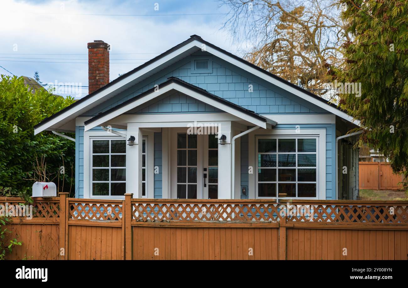 Country house in North America. Wooden house in green forest. wooden ...