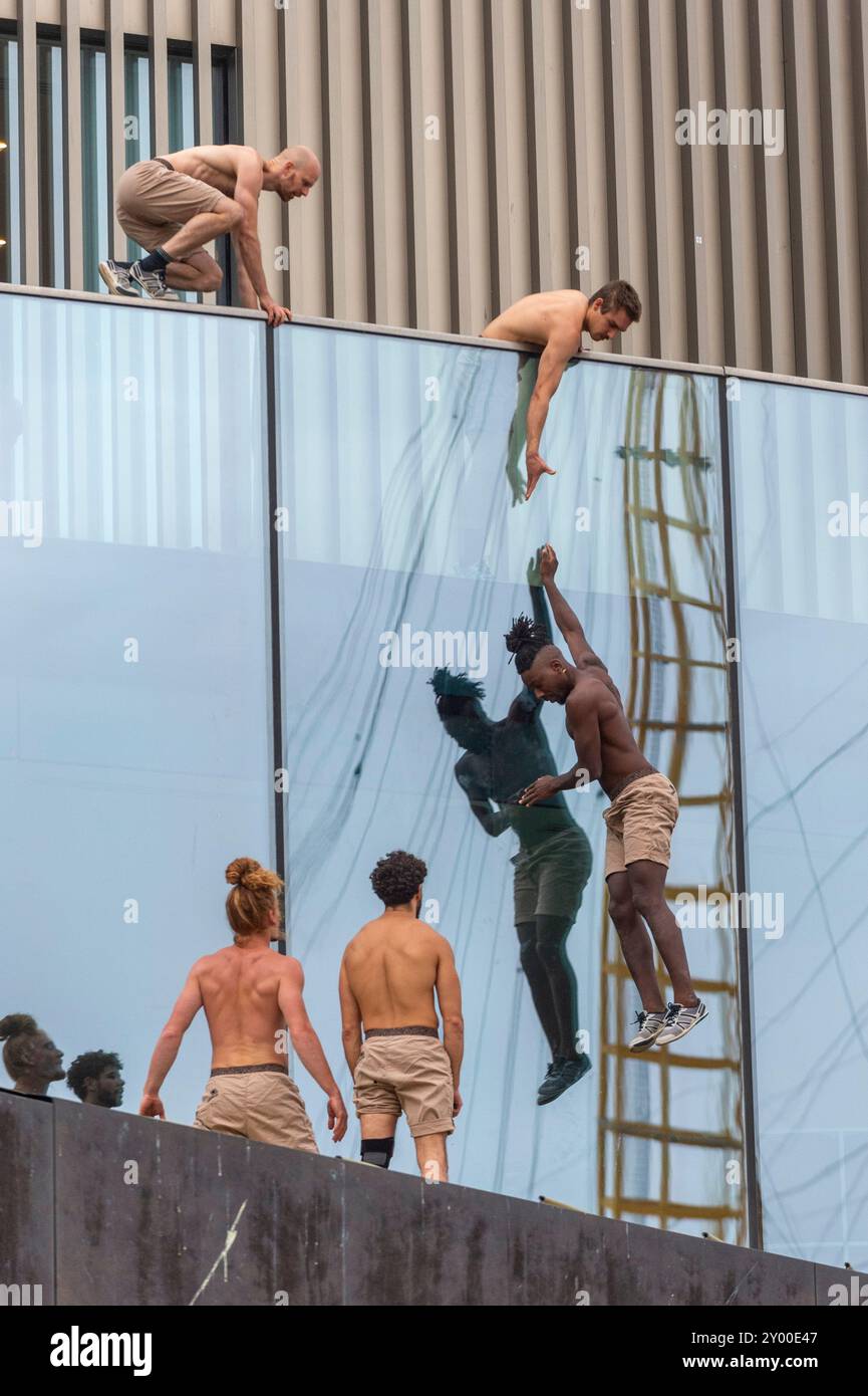 London, UK. 31 August 2024. Five parkour performers from the Lézards ...