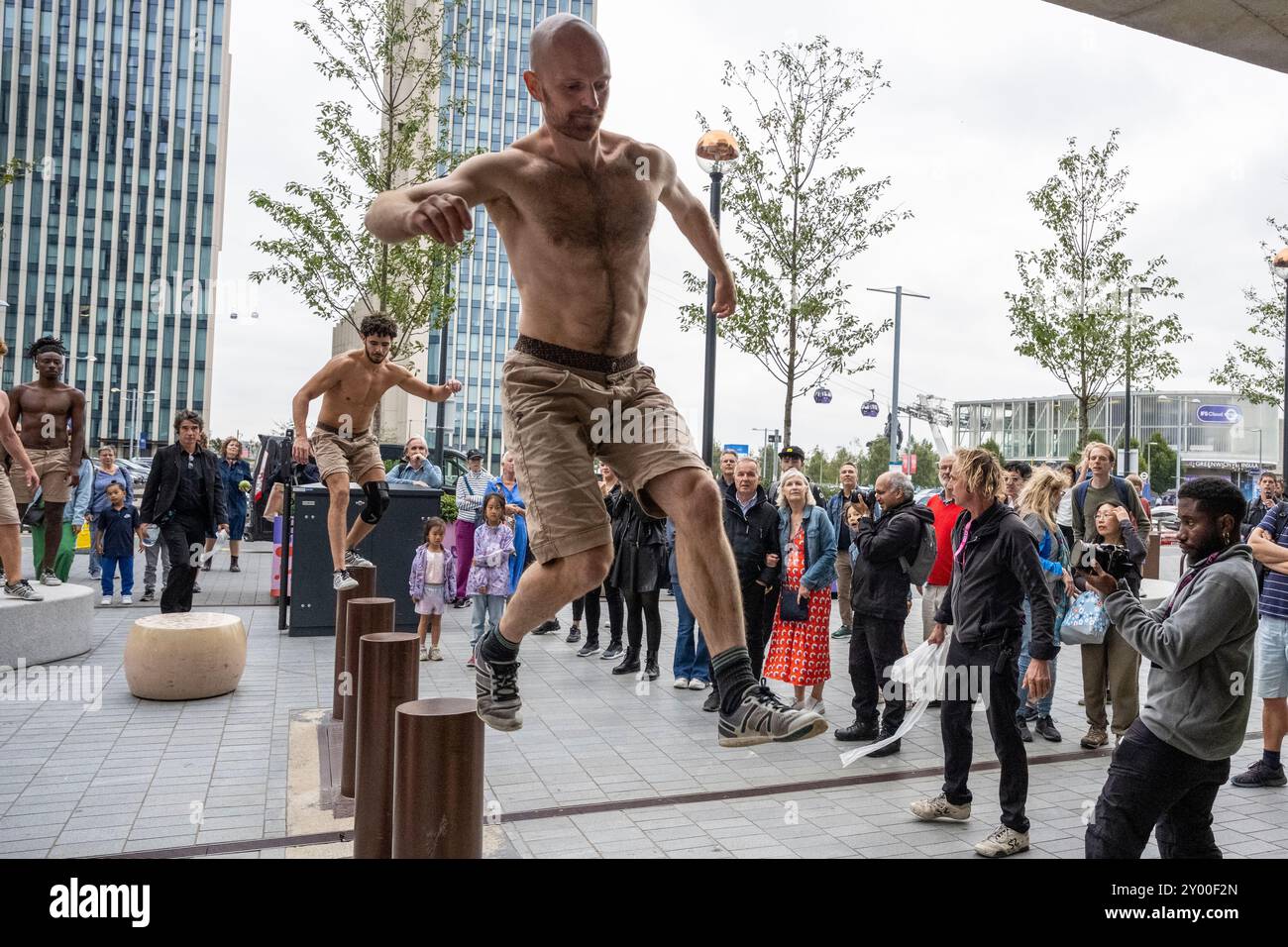 London, UK. 31 August 2024. Five parkour performers from the Lézards ...
