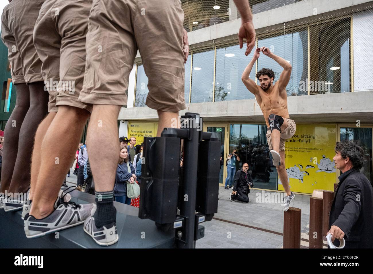London, UK. 31 August 2024. Five parkour performers from the Lézards ...