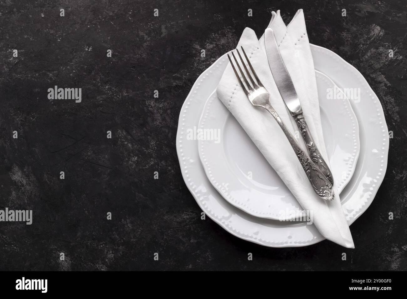 Empty plates birds eye view hi-res stock photography and images - Alamy