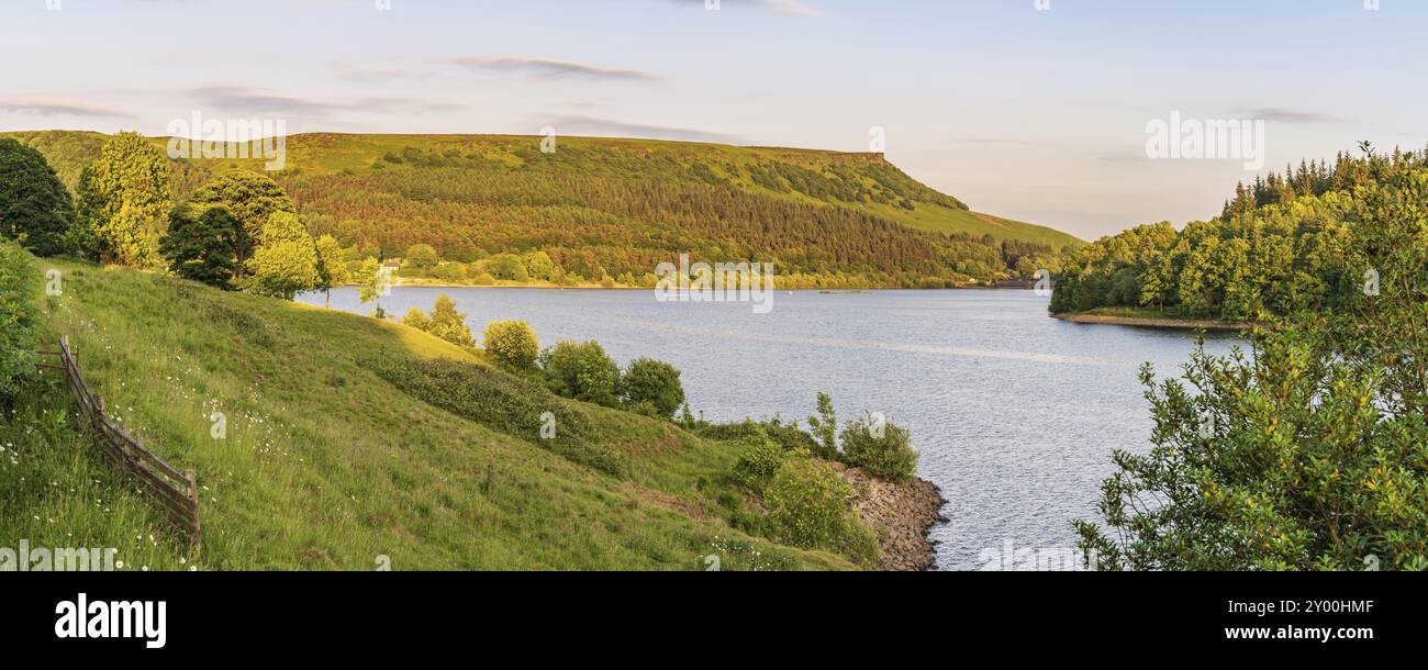 Evening light over the Peak District at the Ladybower Reservoir near ...