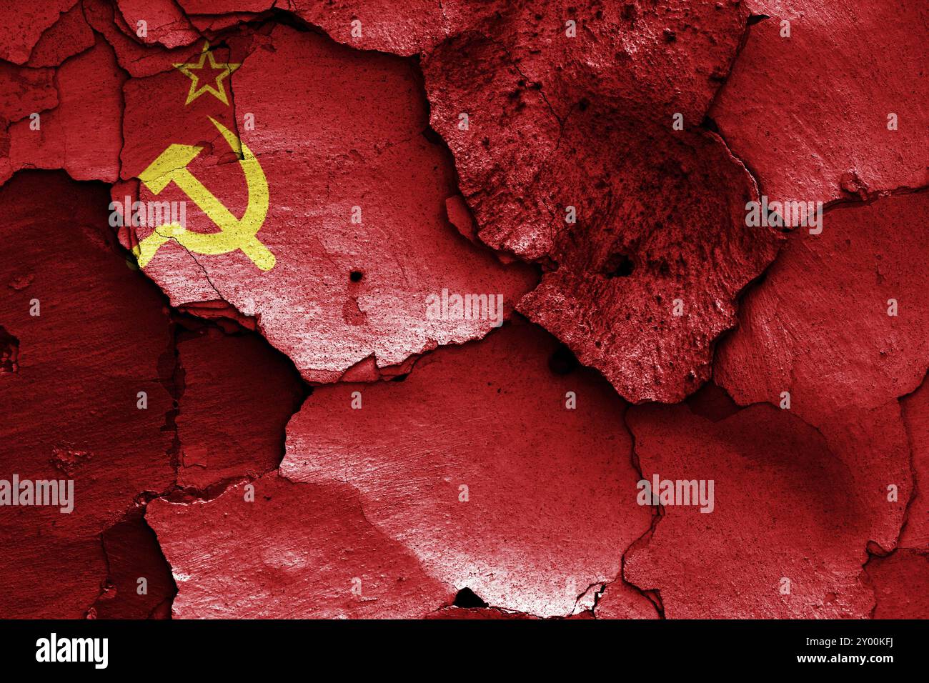 Flag of Soviet Union painted on cracked wall Stock Photo - Alamy