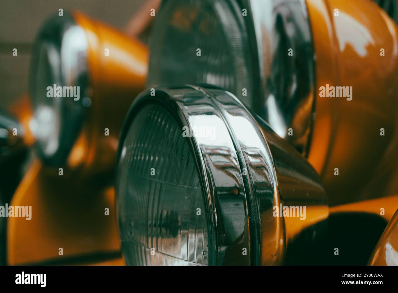 Car with one headlight on hi-res stock photography and images - Alamy