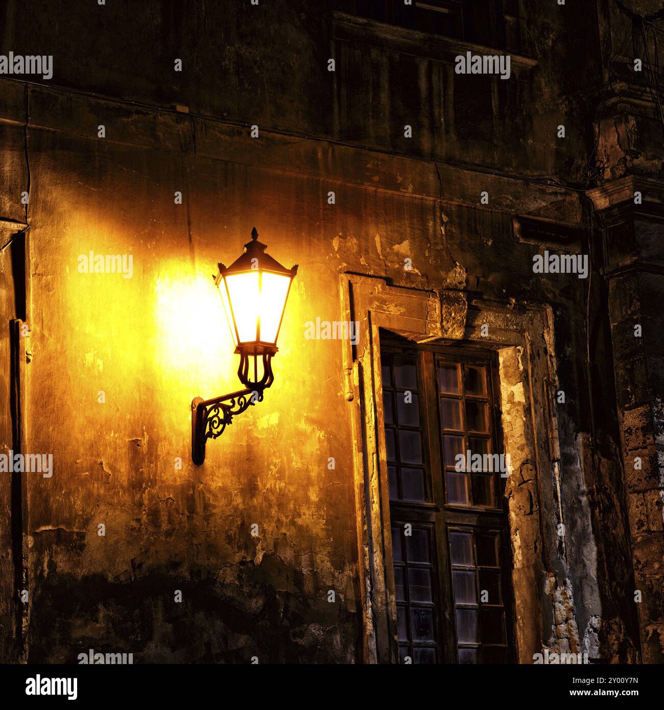 Old fashioned street light Stock Photo - Alamy