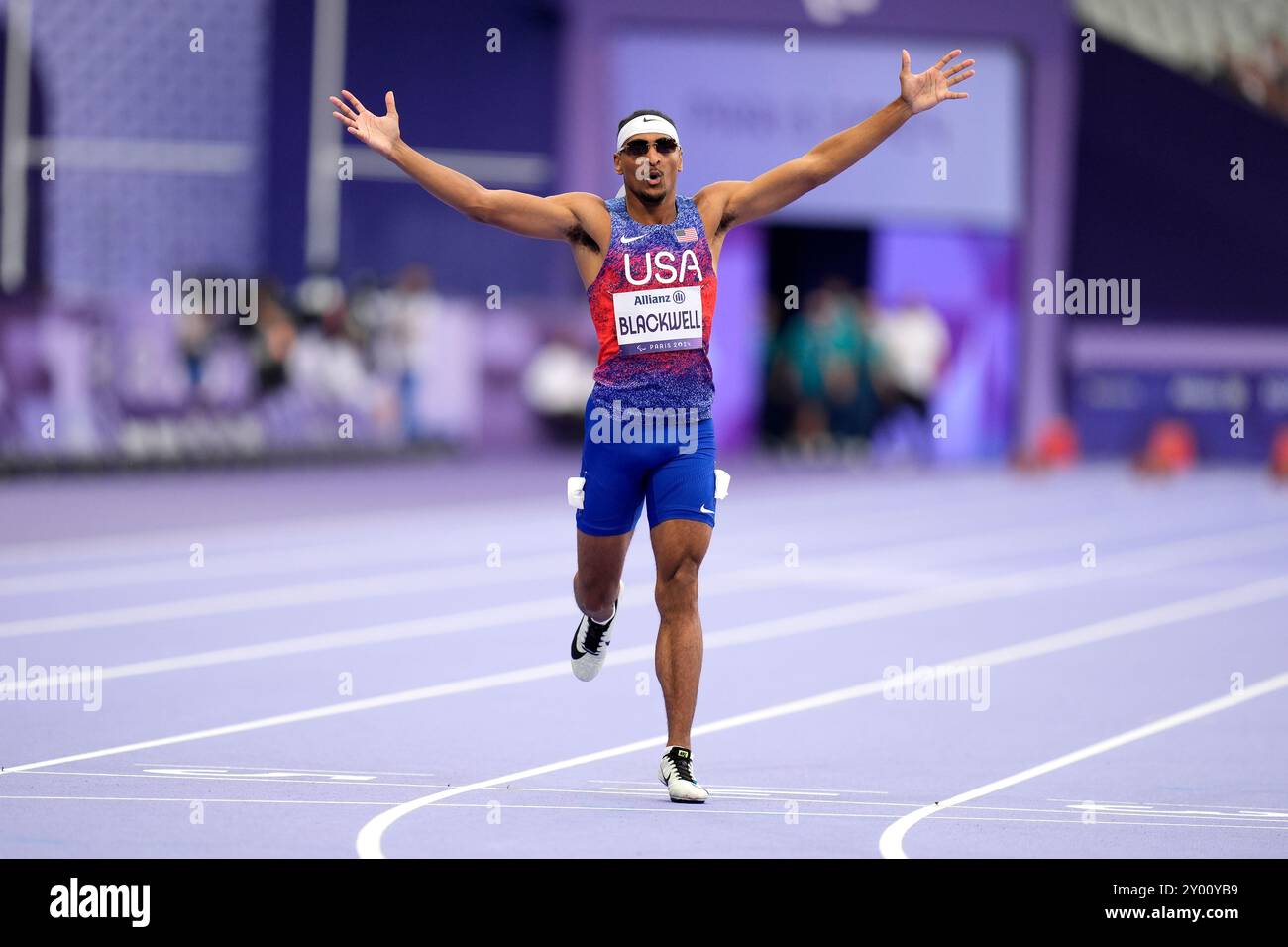USA's Jaydin Blackwell celebrates winning gold and a new world record ...