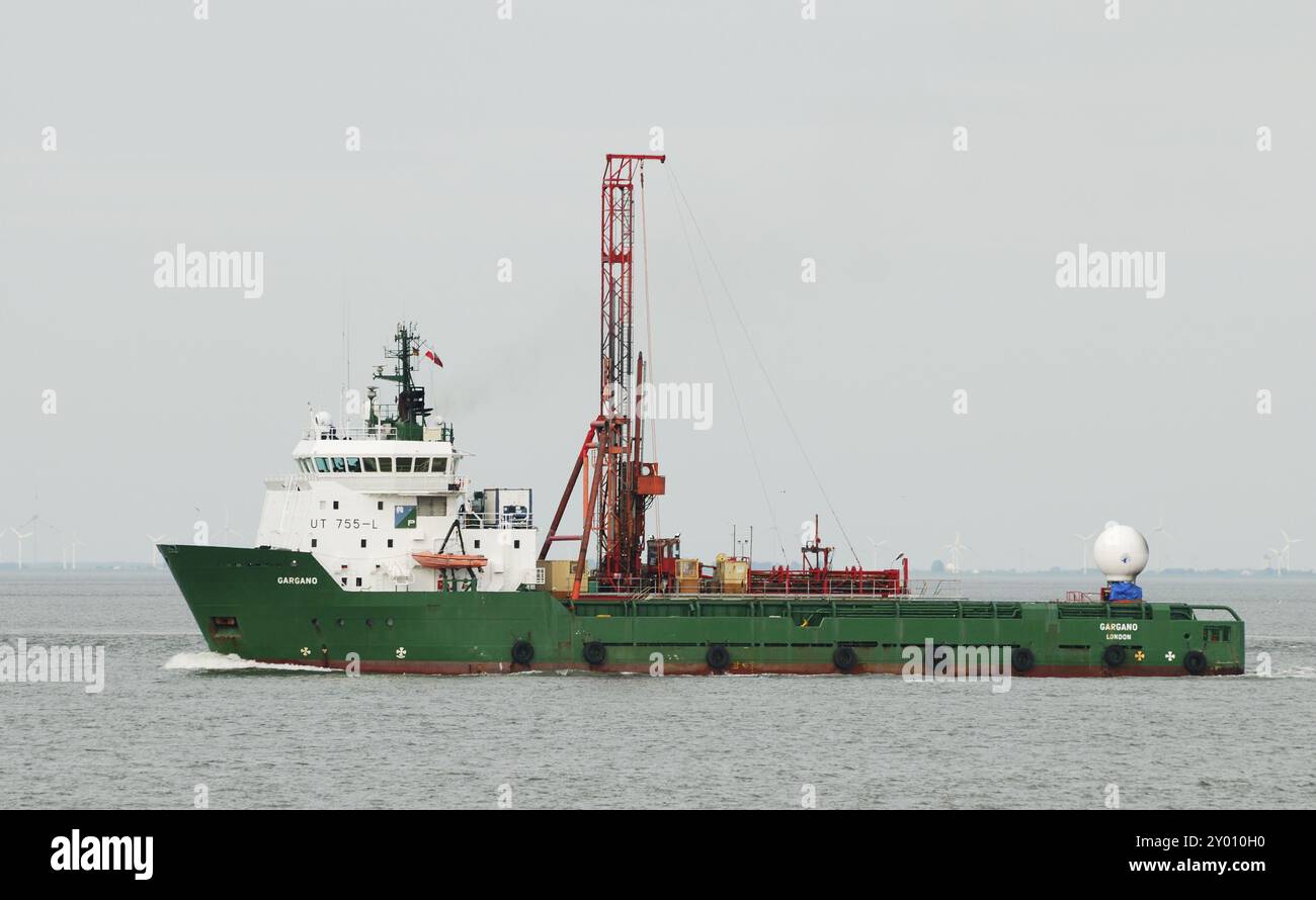 Offshore supply vessel Gargano leaving Cuxhaven on 29.07.2009 IMO ...
