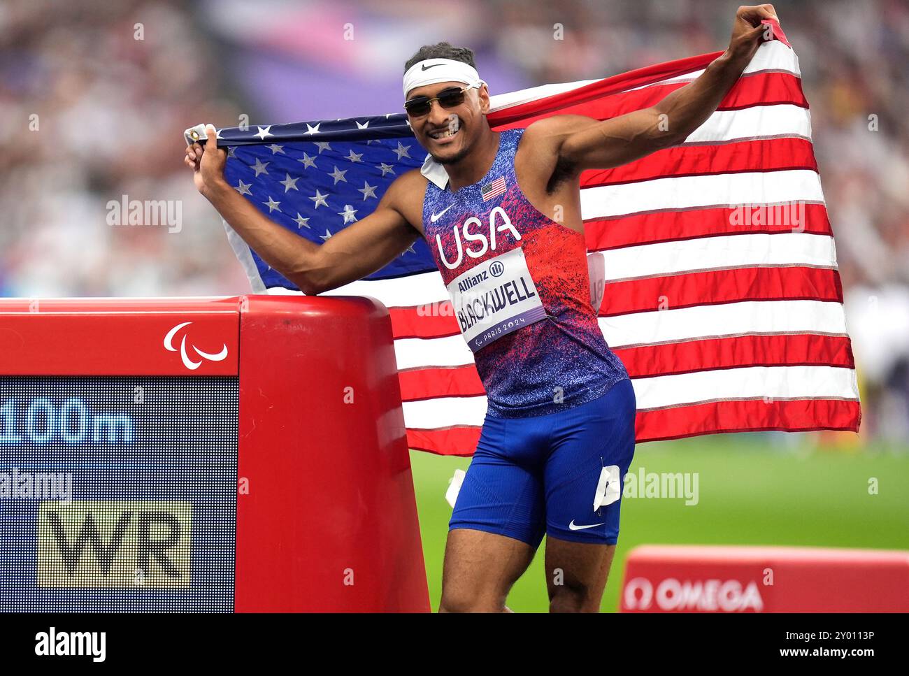 USA's Jaydin Blackwell celebrates winning gold and a new world record ...