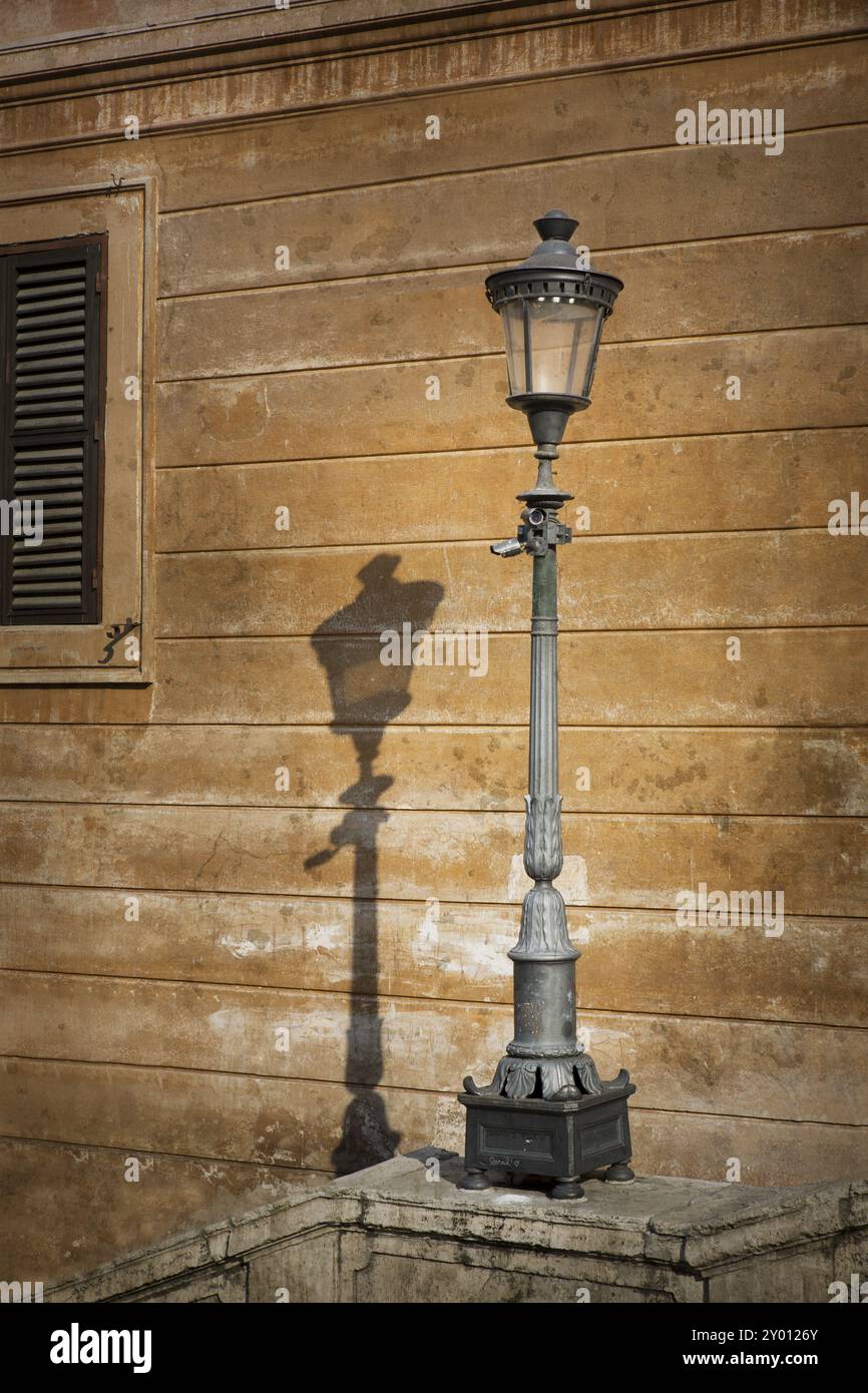 Single historic street lamp in Rome, Italy, Europe Stock Photo - Alamy