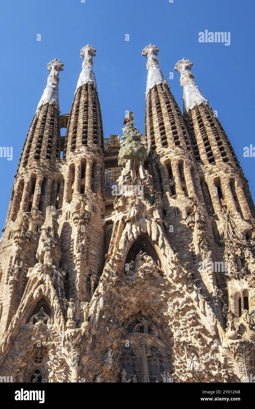Catedral sagrada la familia hi-res stock photography and images - Alamy