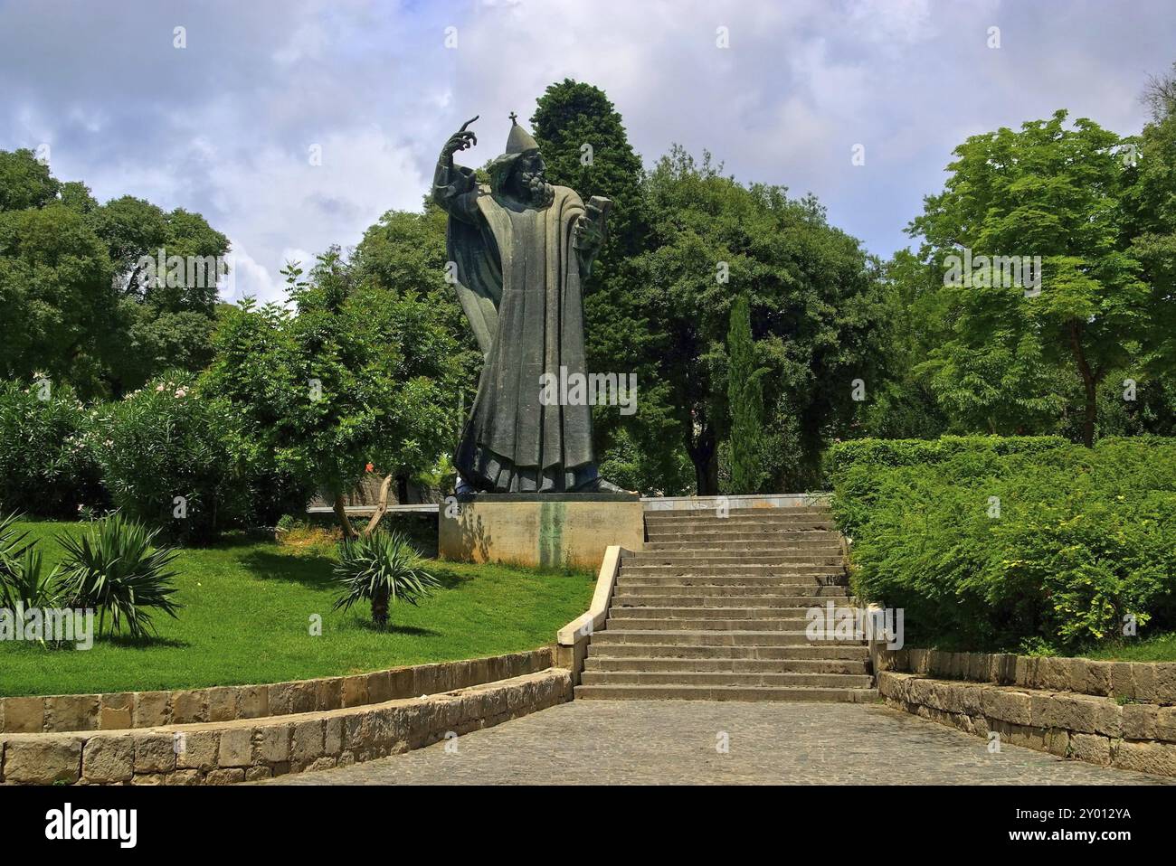 Grgur Ninski Statue 02 Stock Photo - Alamy
